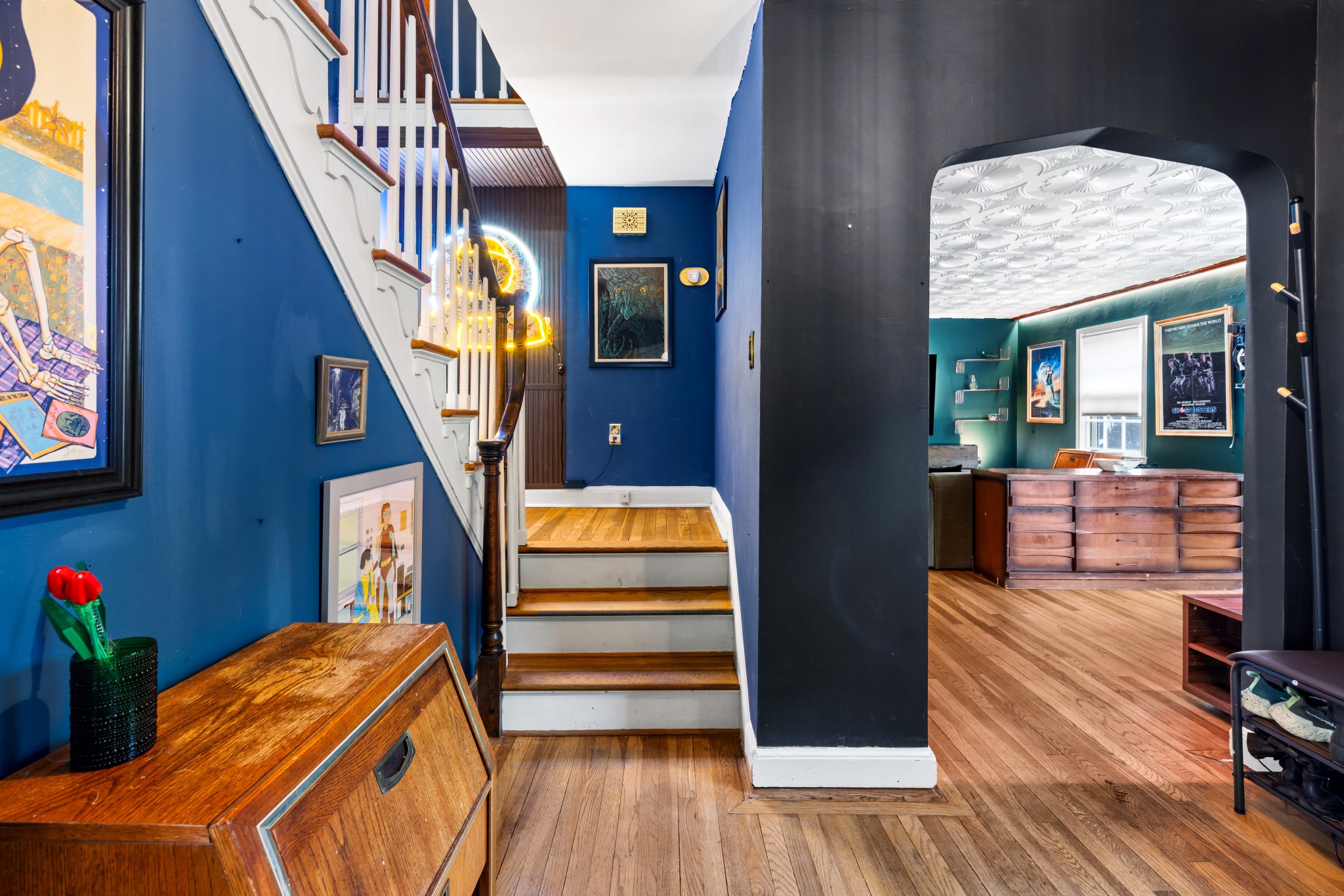 Maximalist Pittsburgh Home Has A Blockbuster Inside - Zillow Gone Wild