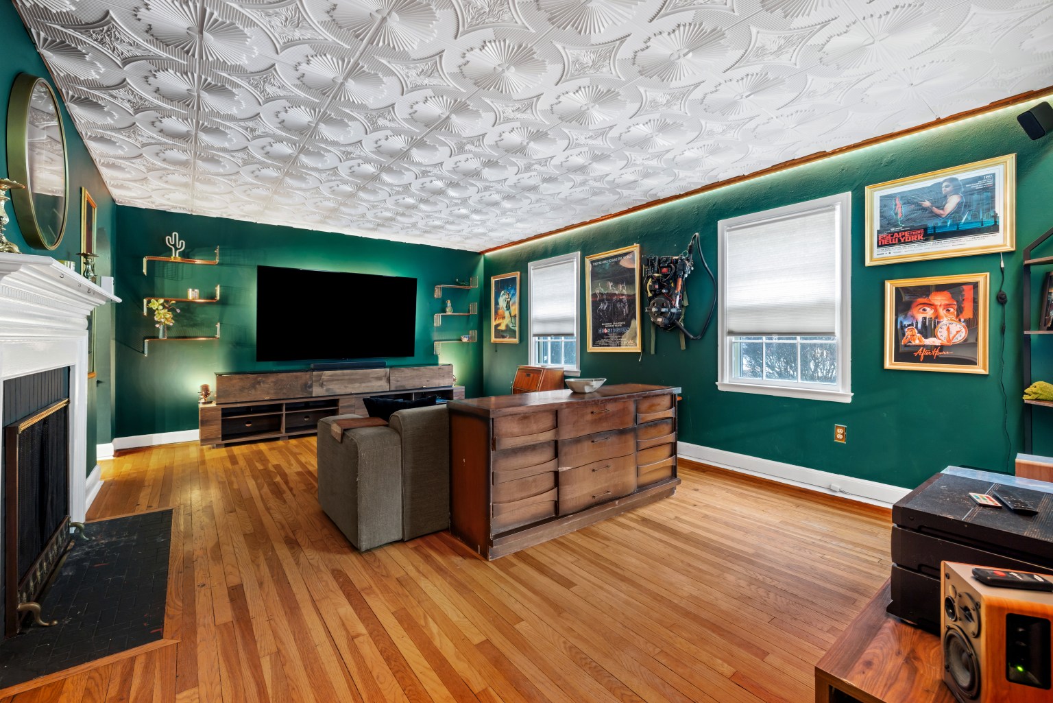 Maximalist Pittsburgh Home Has A Blockbuster Inside - Zillow Gone Wild