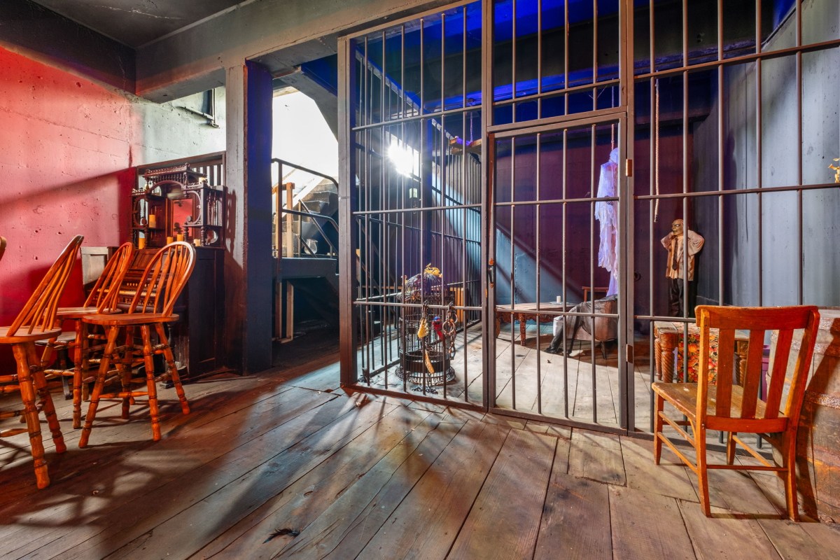 Renaissance Fair Castle Known As"Birdsell Castle" Lists In Indiana